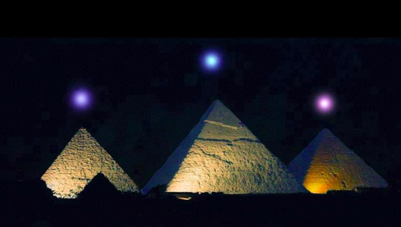 No, there will not be planets aligned over the top of the pyramids ...